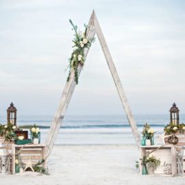 Seaside Kisses | Sun & Sea Beach Weddings